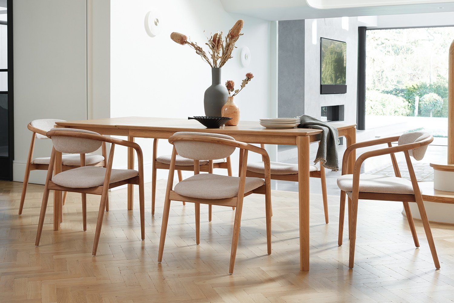 G Plan Winchester Retro Oak 135-190cm Extending Dining Table | Furniture World