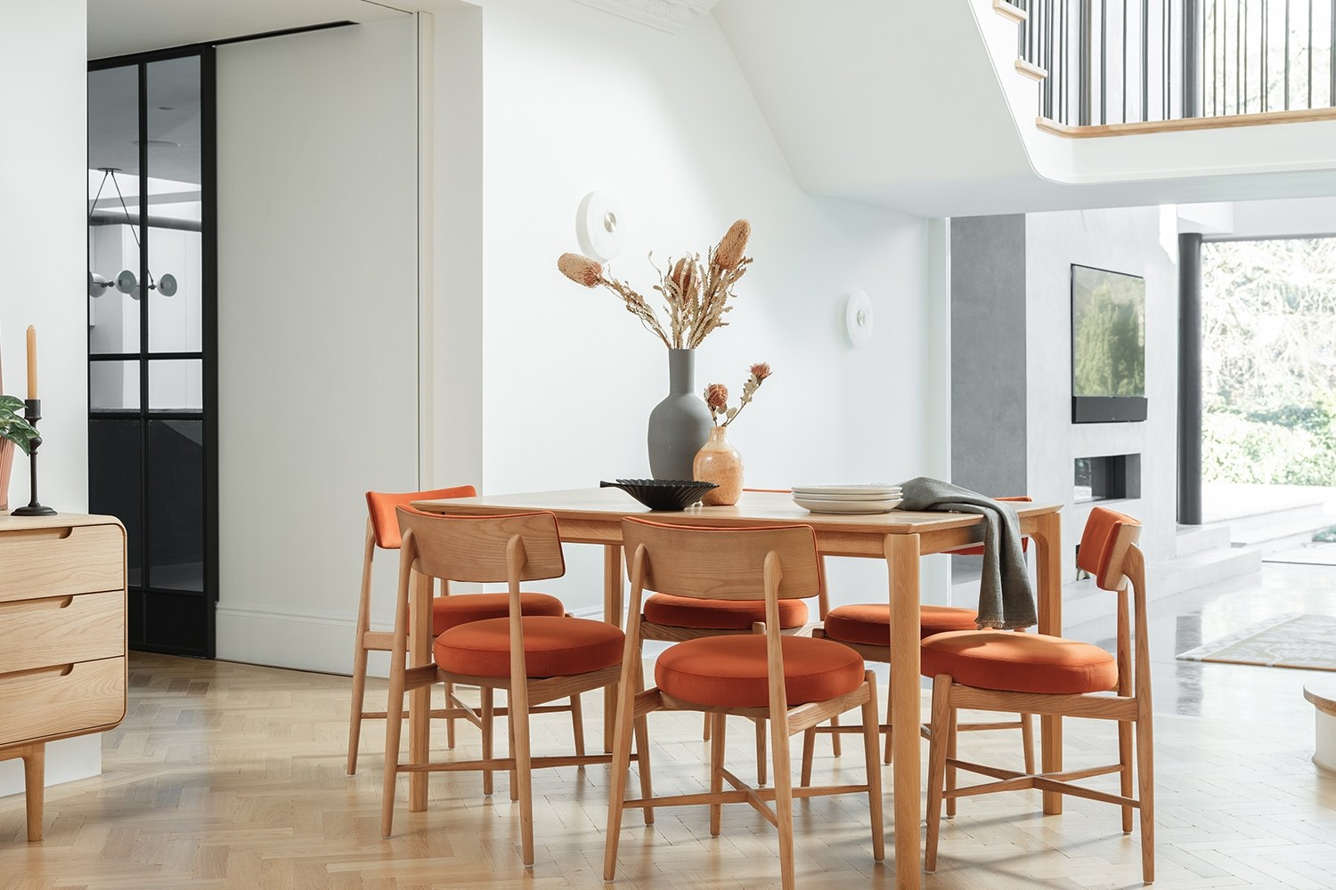 G Plan Winchester Retro Oak 135-190cm Extending Dining Table ...