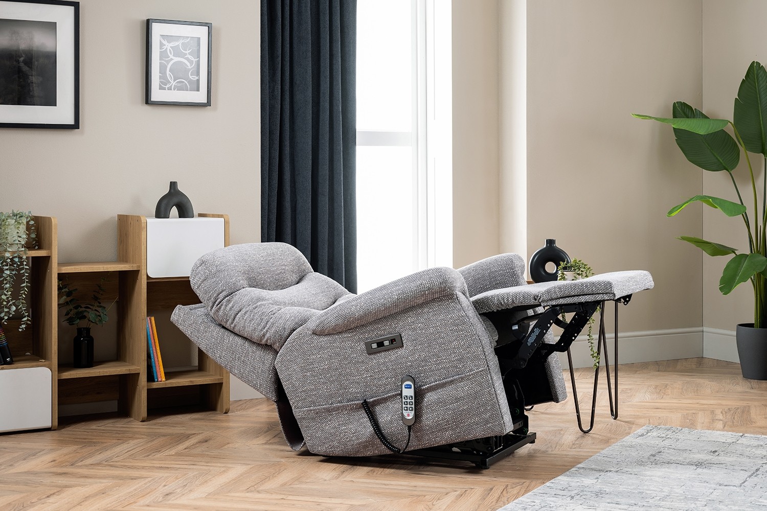 Celebrity Furniture Hollingwell Standard Cloud Zero Riser Recliner ...