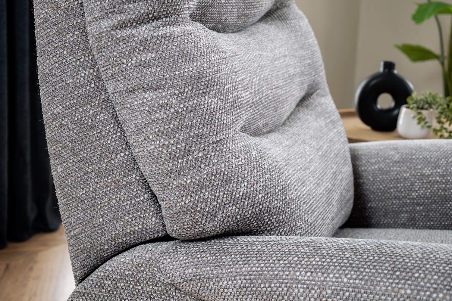 Celebrity Furniture Hollingwell Grande Cloud Zero Riser Recliner Chair | Furniture World