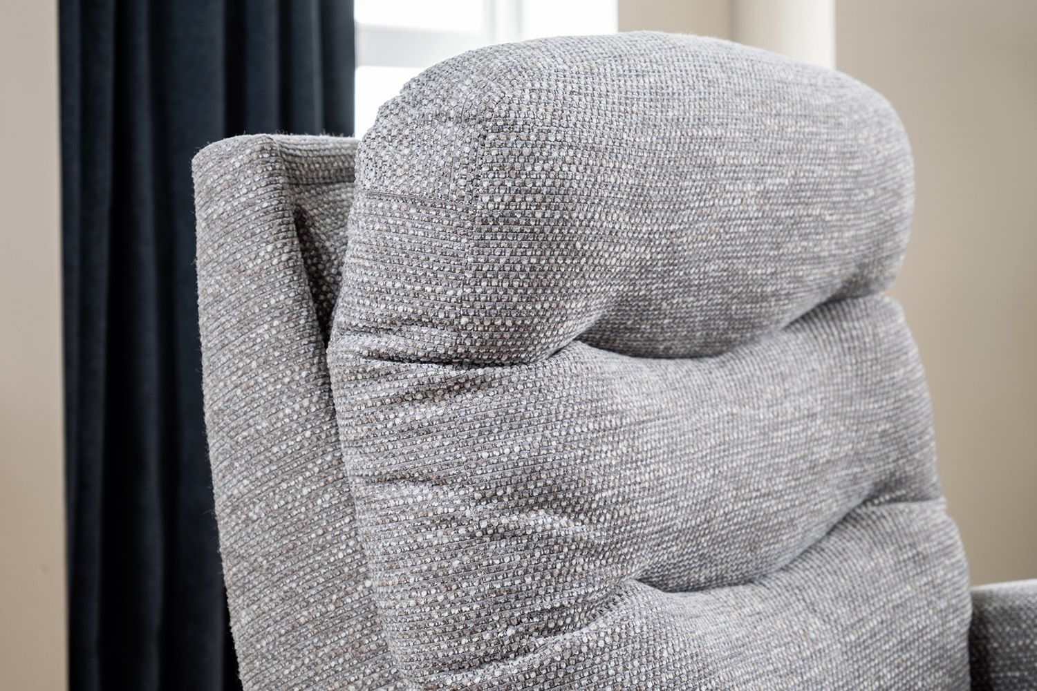 Celebrity Furniture Hollingwell Grande Cloud Zero Riser Recliner Chair ...