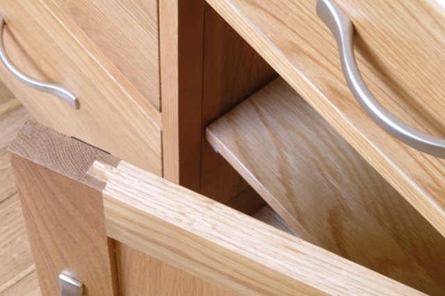 Moda Solid Oak 5 Drawer Wellington Chest of Drawers | Furniture World