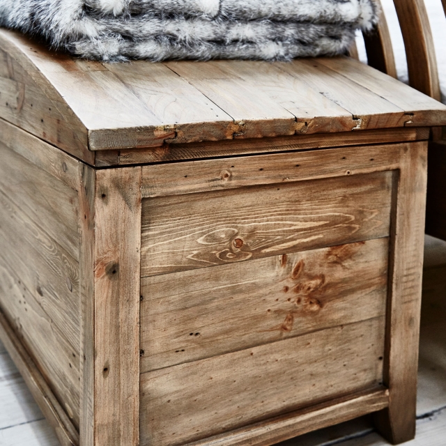 Reclaimed wood blanket box store